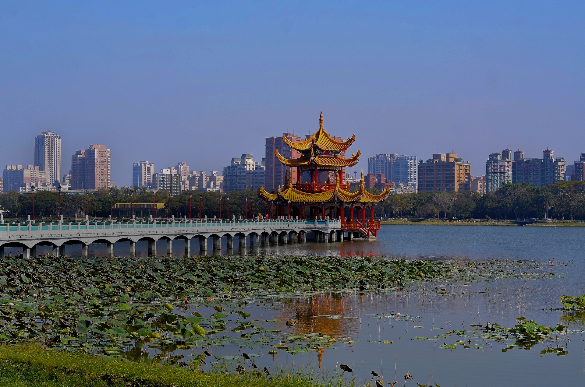 National Taipei University of Technology | Univerzita Tomáše Bati ve Zlíně